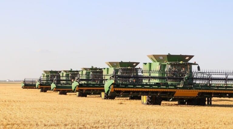 What is Custom Farming: Secrets of Efficient Agri Services | Farmvina